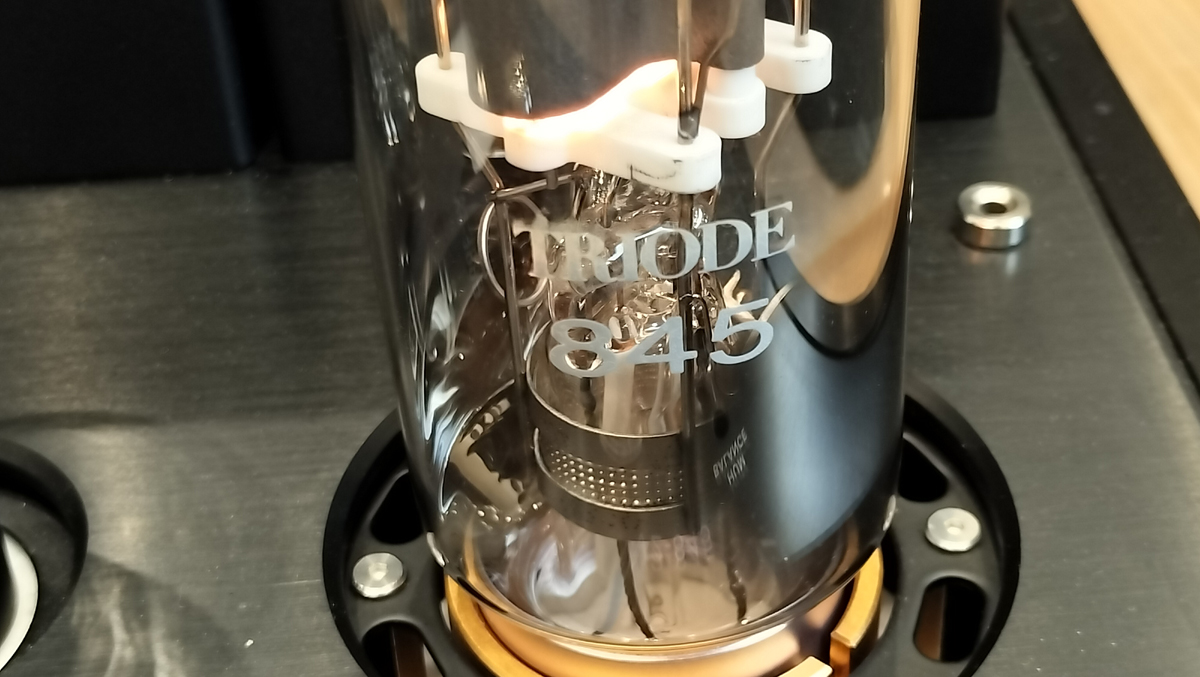 TRIODEのプリメインアンプ JUNONE 845SE デモ機を聴かせてもらいました | オーディオ＆ホームシアターショップ audio ...